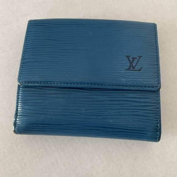 Louis Vuitton | Bags | Louis Vuitton Blue Epi Leather Elise Compact ...